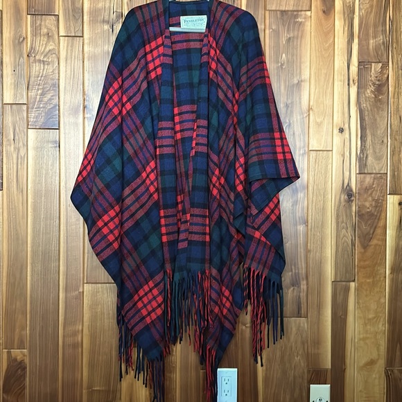 Pendleton | Jackets & Coats | Vintage Pendleton Wool Plaid Blanket Cape ...